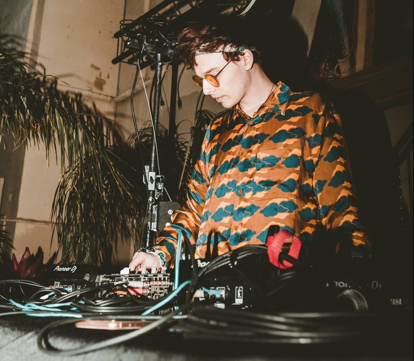 PREMIERE: Get Lost In Madnap's Heartfelt Remix Of Kill Paris' "Red Lights"