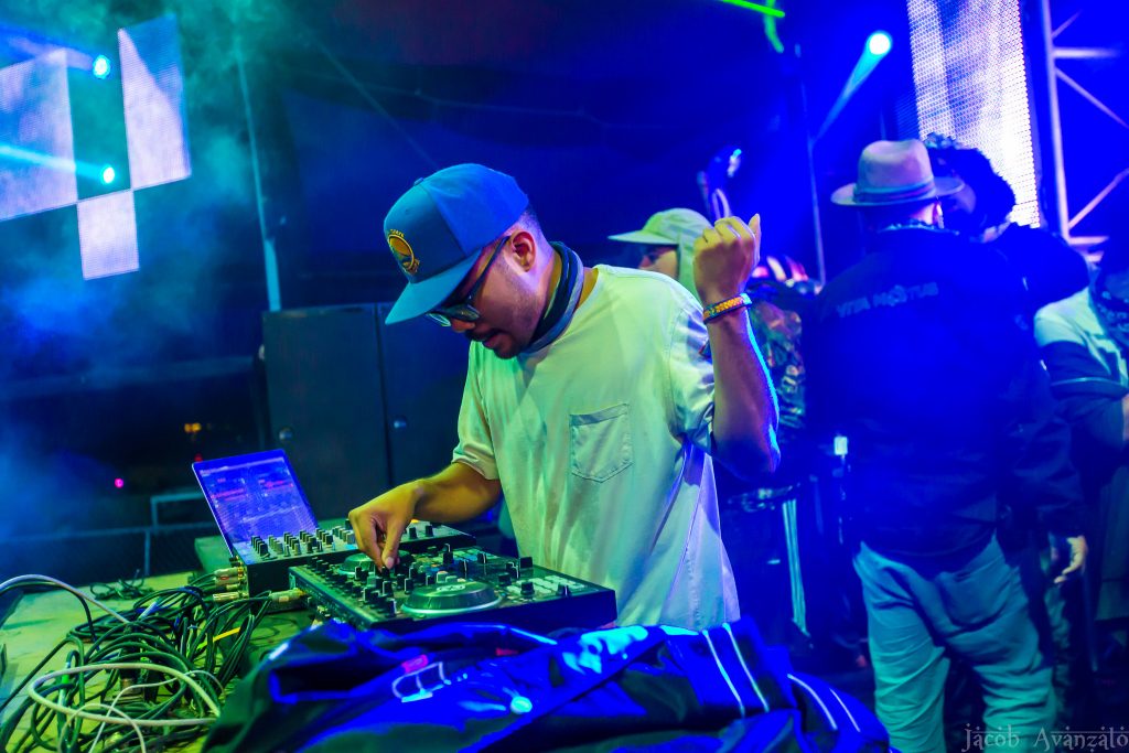 Groove to Mr. Carmack's Remix of "Set Trippin" by Casanova
